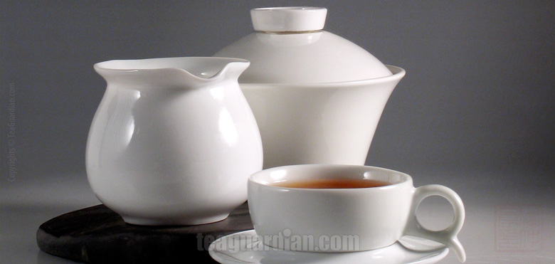 white porcelain tea set with oolong tea – Tea Guardian